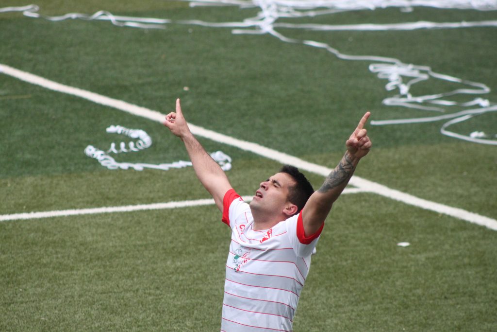 La desconocida historia de "Maxi" Quinteros, el goleador de la B que sufrió la muerte de un hijo ...