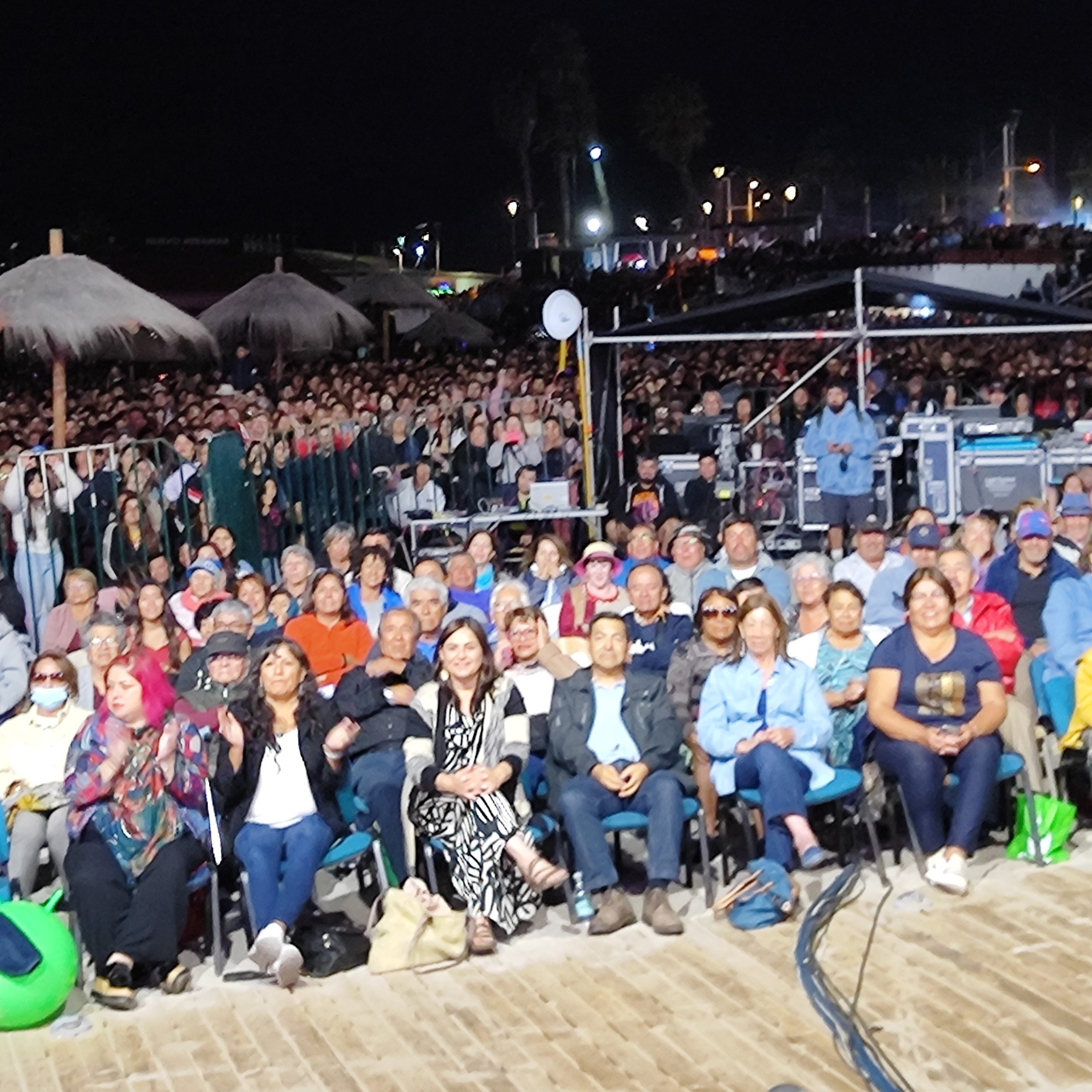 Caldera celebró el fin del verano con multitudinaria fiesta - NOSTÁLGICA cl