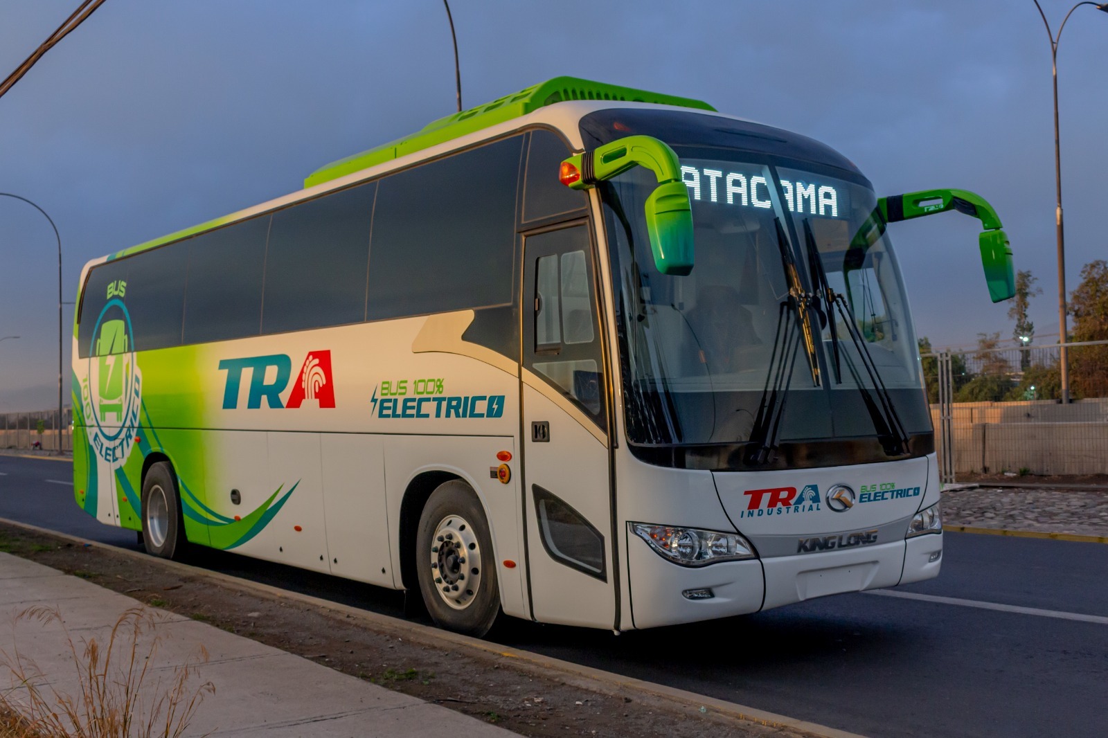 Turismo Rojas Atacama adquiere su primer bus eléctrico para El Salvador ...