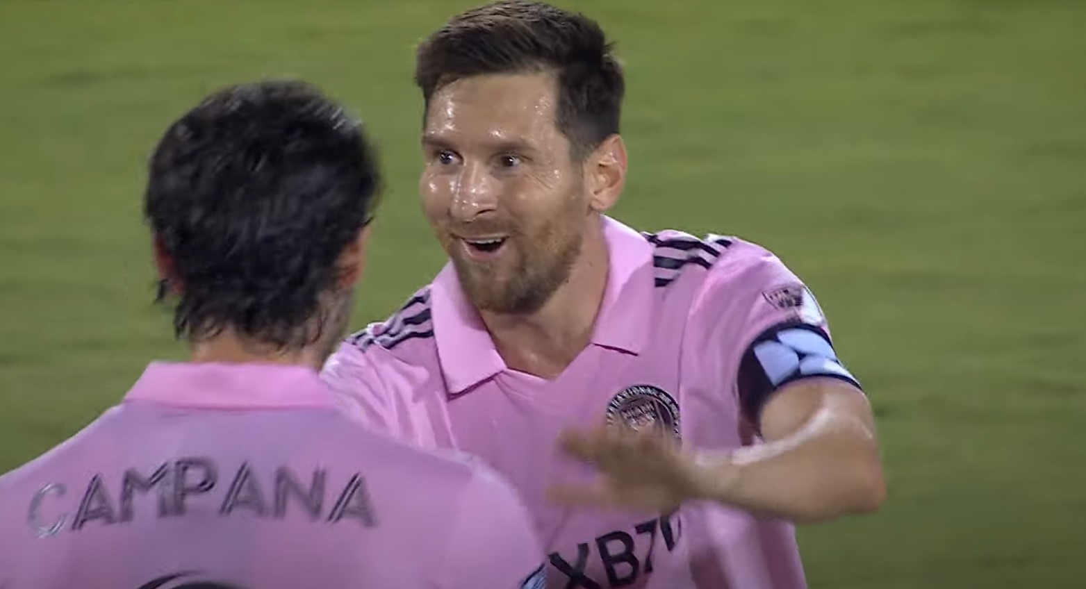 Messi hace otro doblete con un golazo de tiro libre incluido y lidera remontada del Inter Miami ...