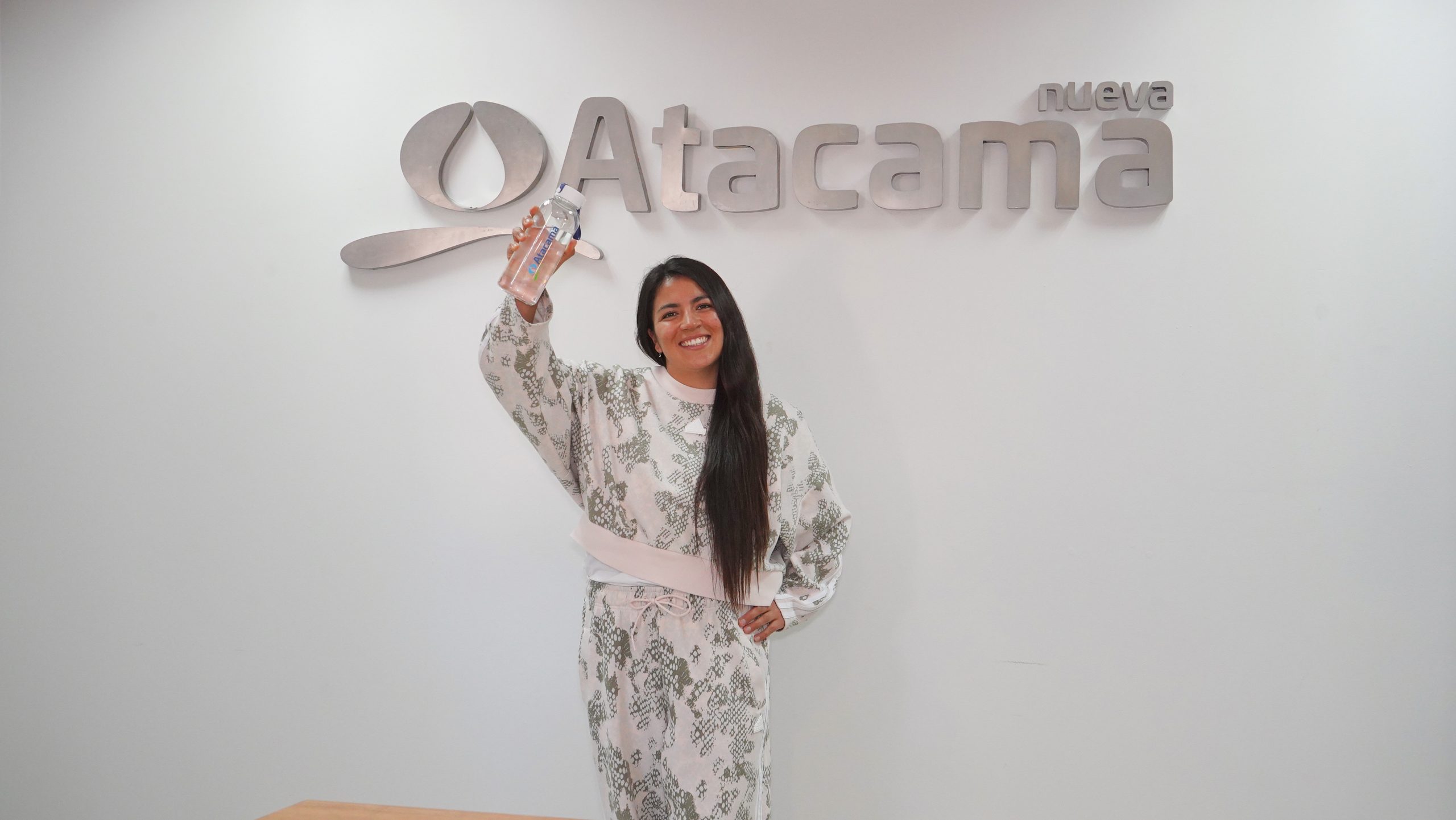 Campeona Mundial de Sandboard y Nueva Atacama sellan acuerdo de colaboración - NOSTÁLGICA cl