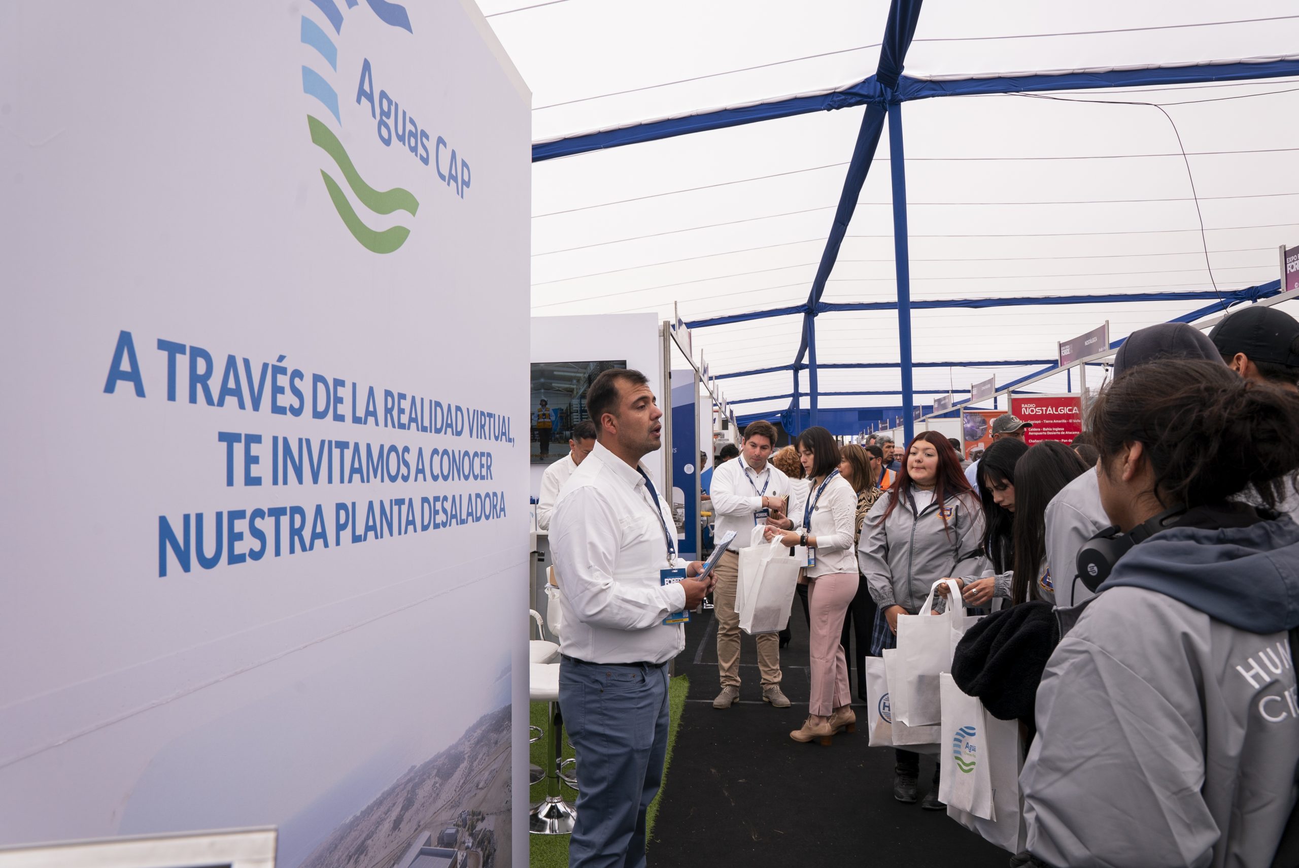 Aguas CAP presentó innovadora experiencia virtual en FOREDE 2024 - NOSTÁLGICA cl