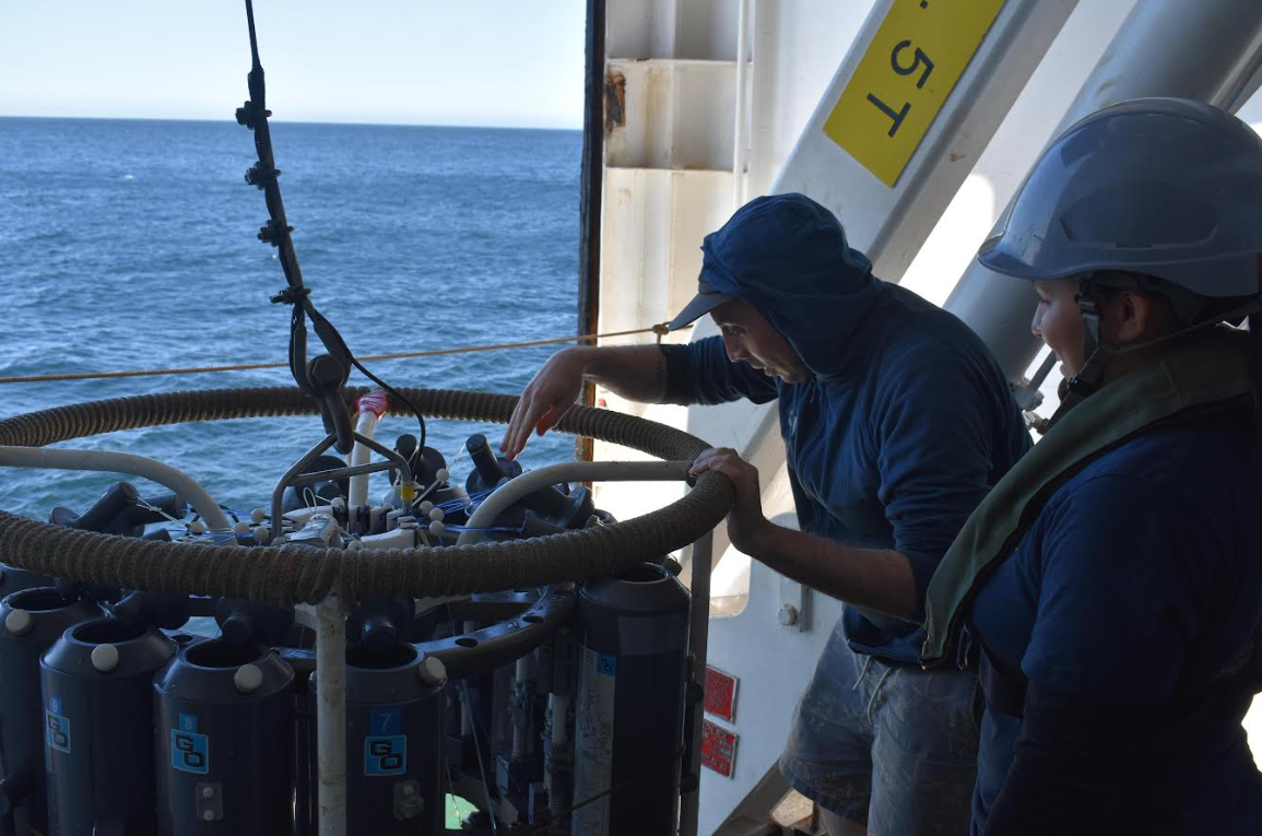 Científicos recuperan con éxito valiosos datos desde la Fosa de Atacama ...