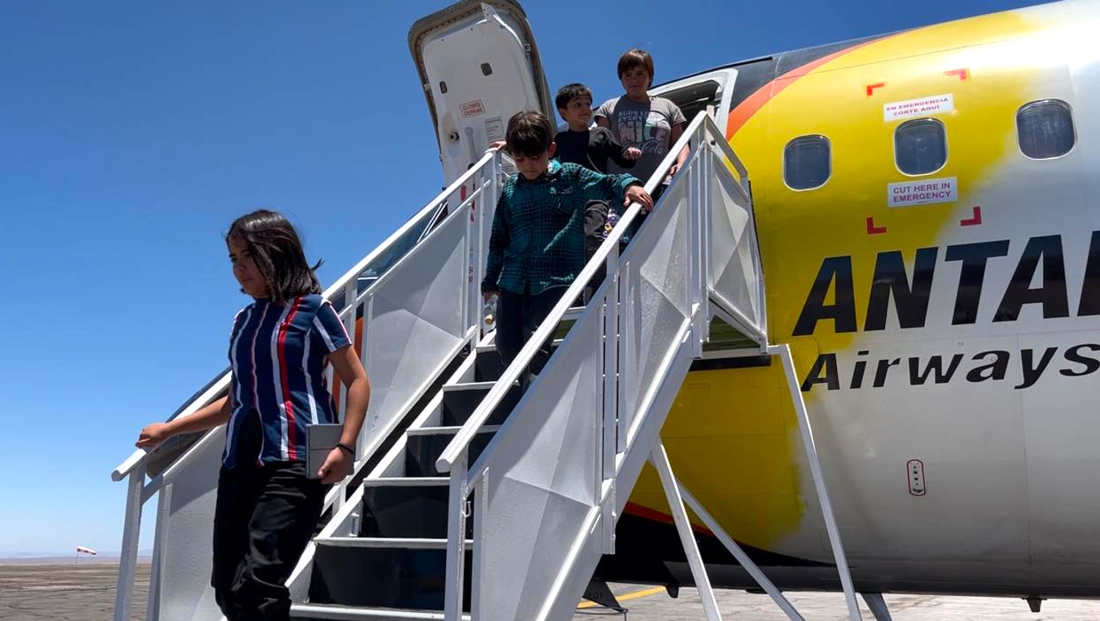 Codelco Salvador y DAP cumplieron el sueño de volar a 80 niños de Diego ...